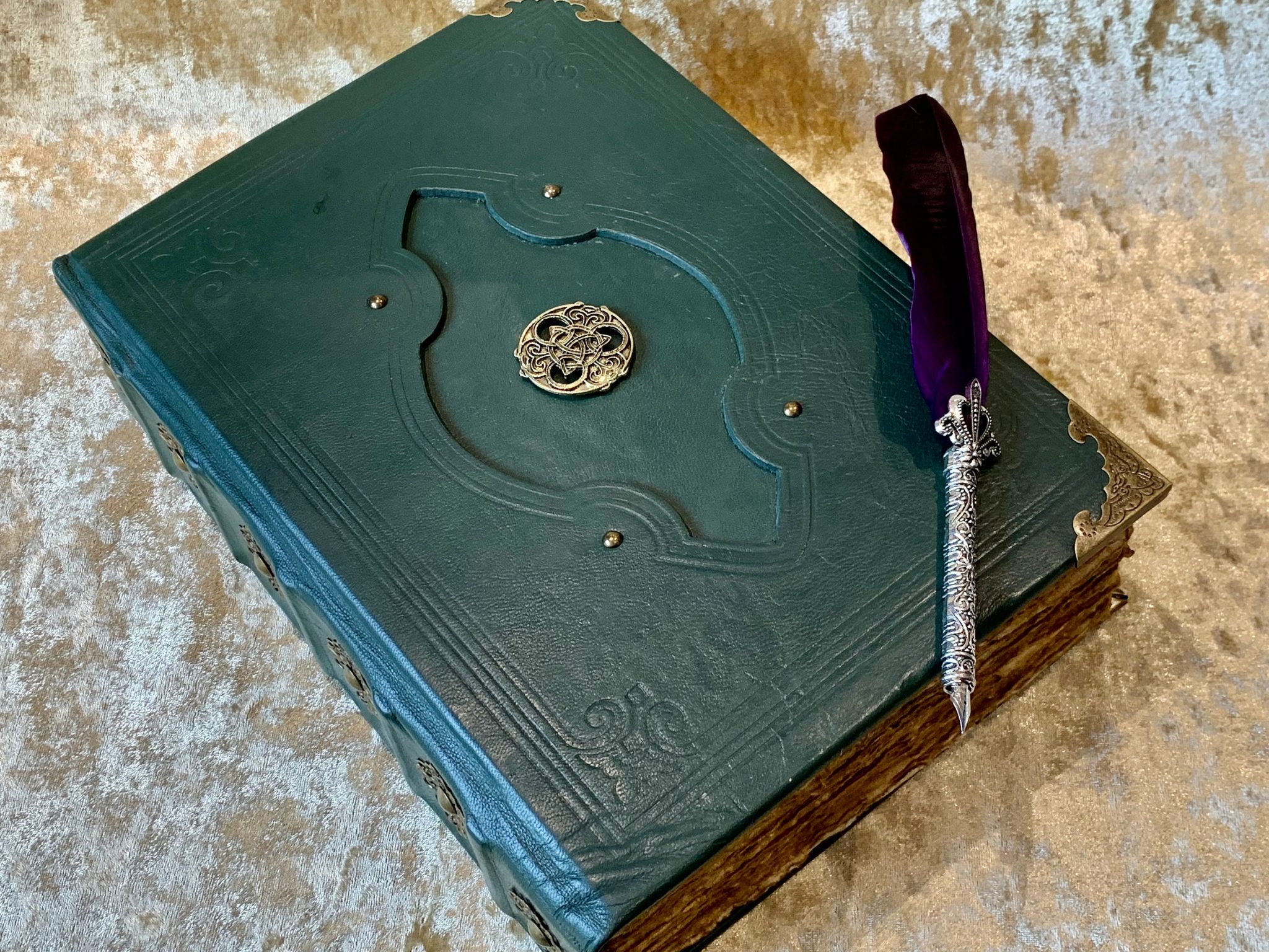 Celtic Knot Fantasy old Tome Book Grimoire Blank A4 Notebook Journal