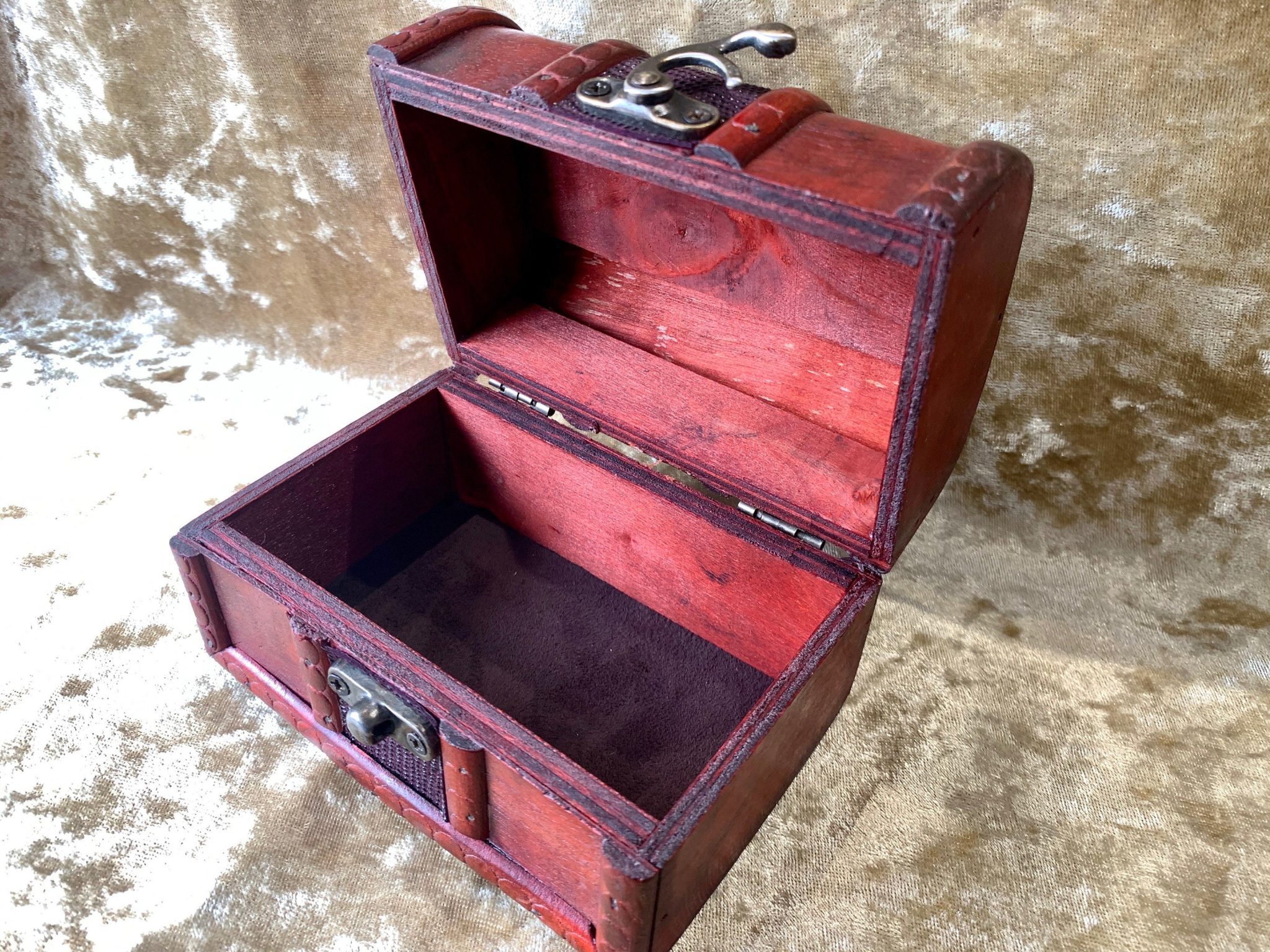 Fantasy rpg Dice Chest box and DnD Dice Box for Dungeons and Dragons ...