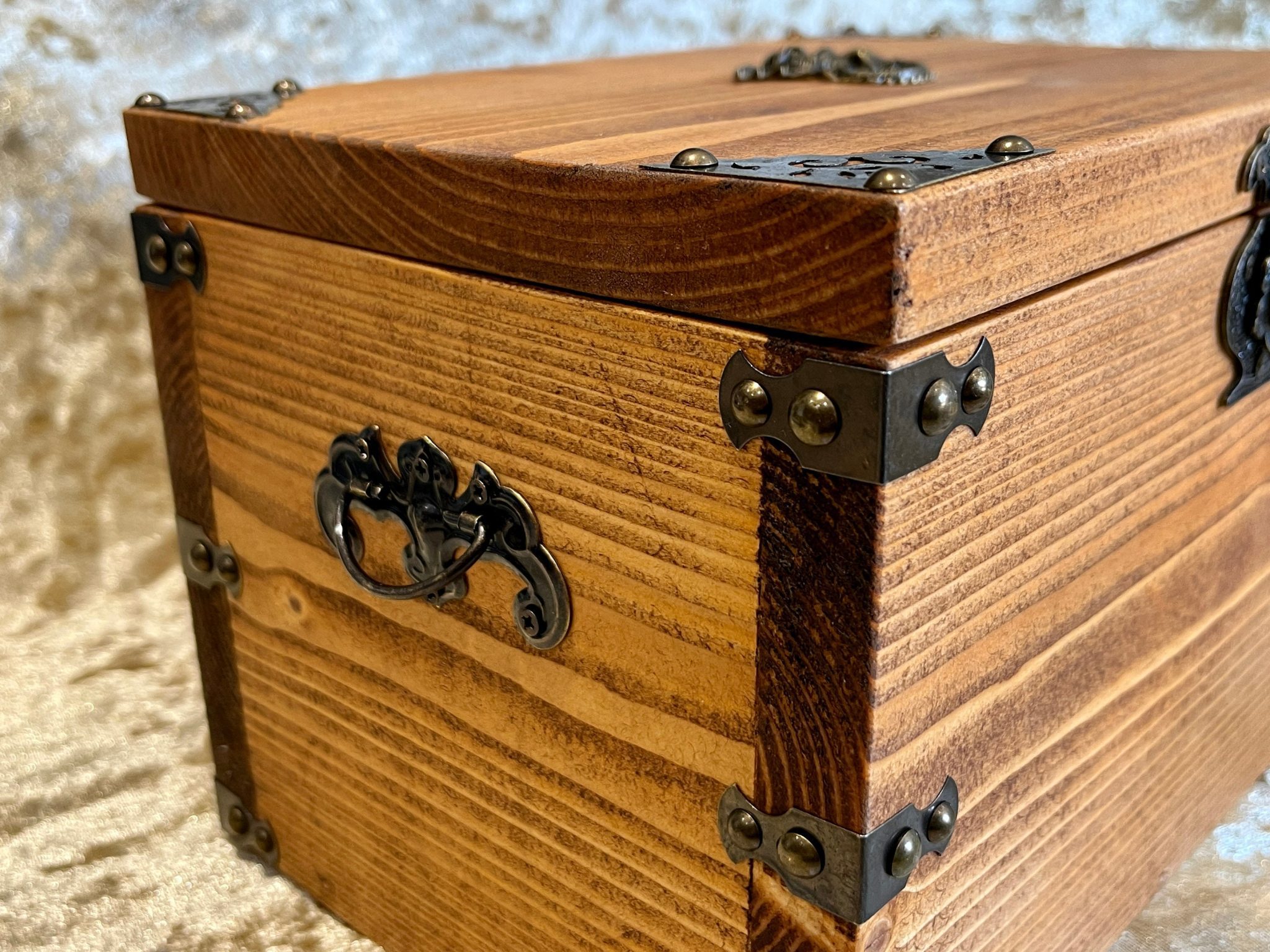 A dice solid wood chest featuring a DnD Dragon. Dice Box