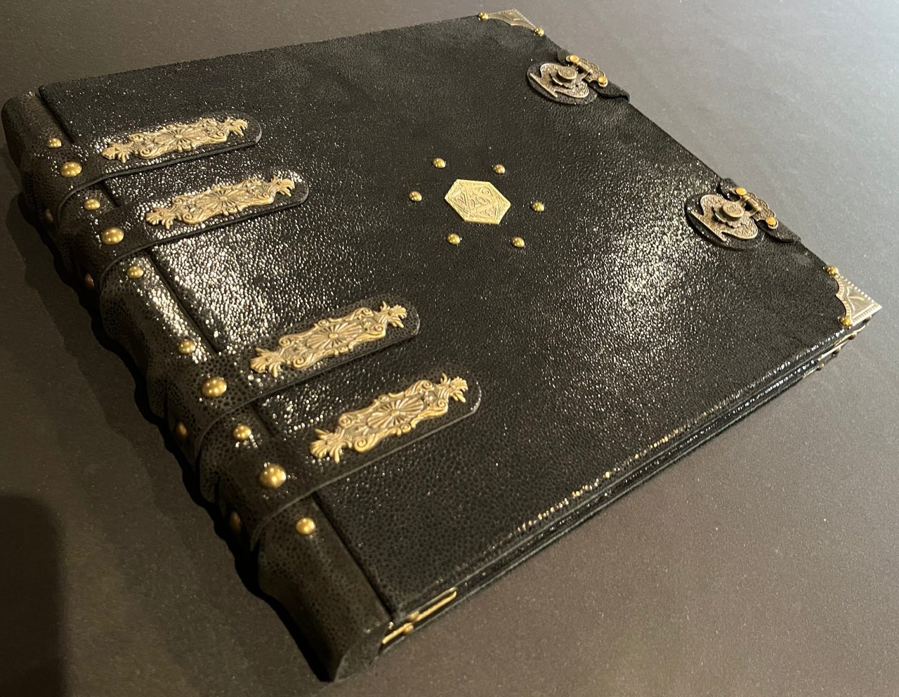 Epic DM Screen Dragon Genuine Leather Tome Dungeon Master DM Screen GM ...