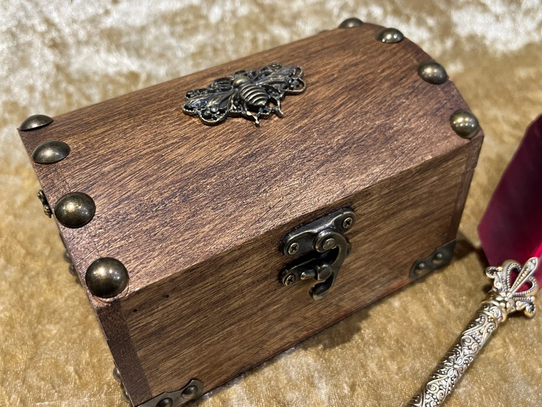 Fantasy Wooden DND Dice Chest and DnD Dice Box for Dungeons and Dragons ...