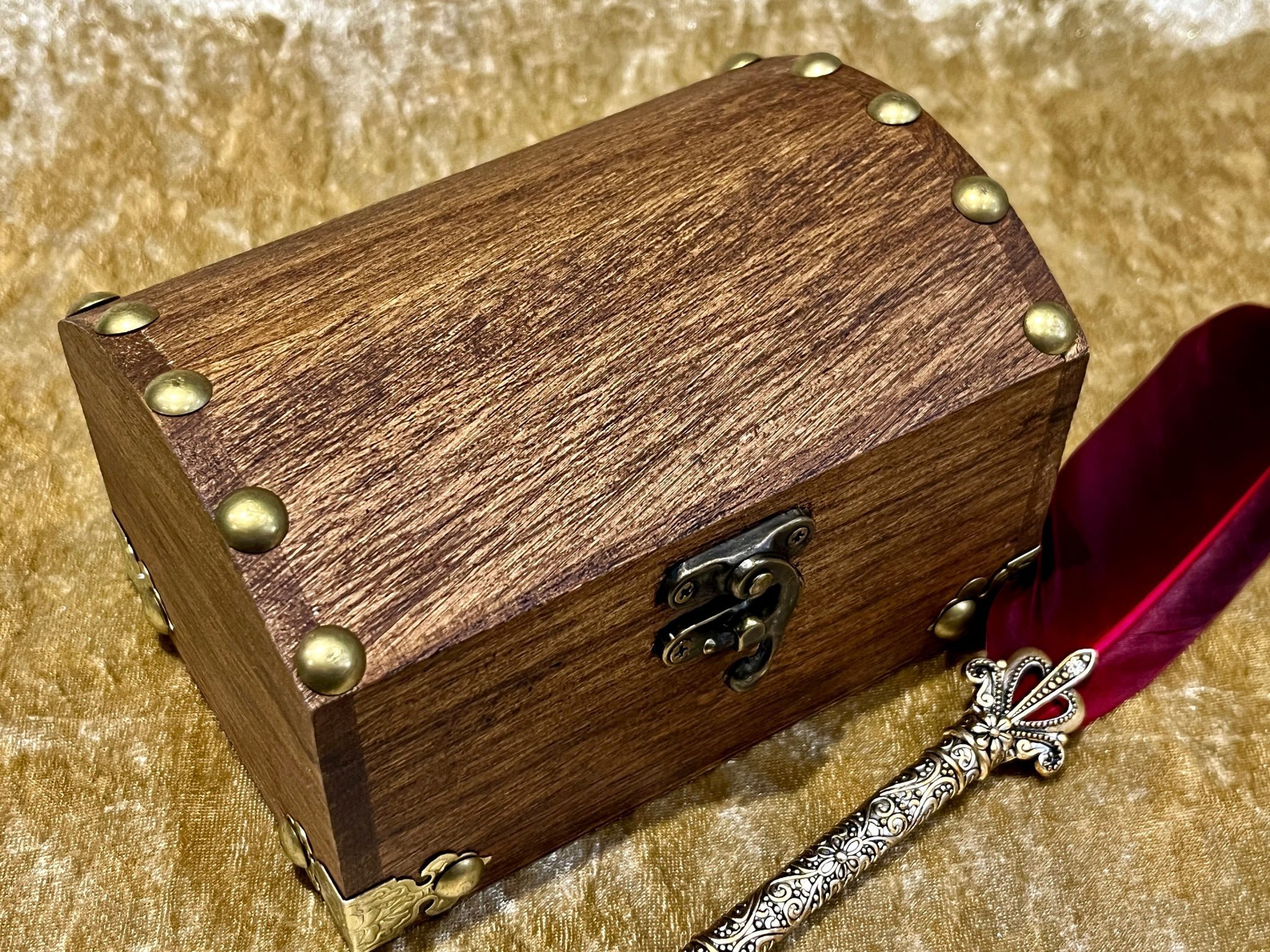 Fantasy Wooden dice Chest and Dice Box for Dungeons and Dragons Gift