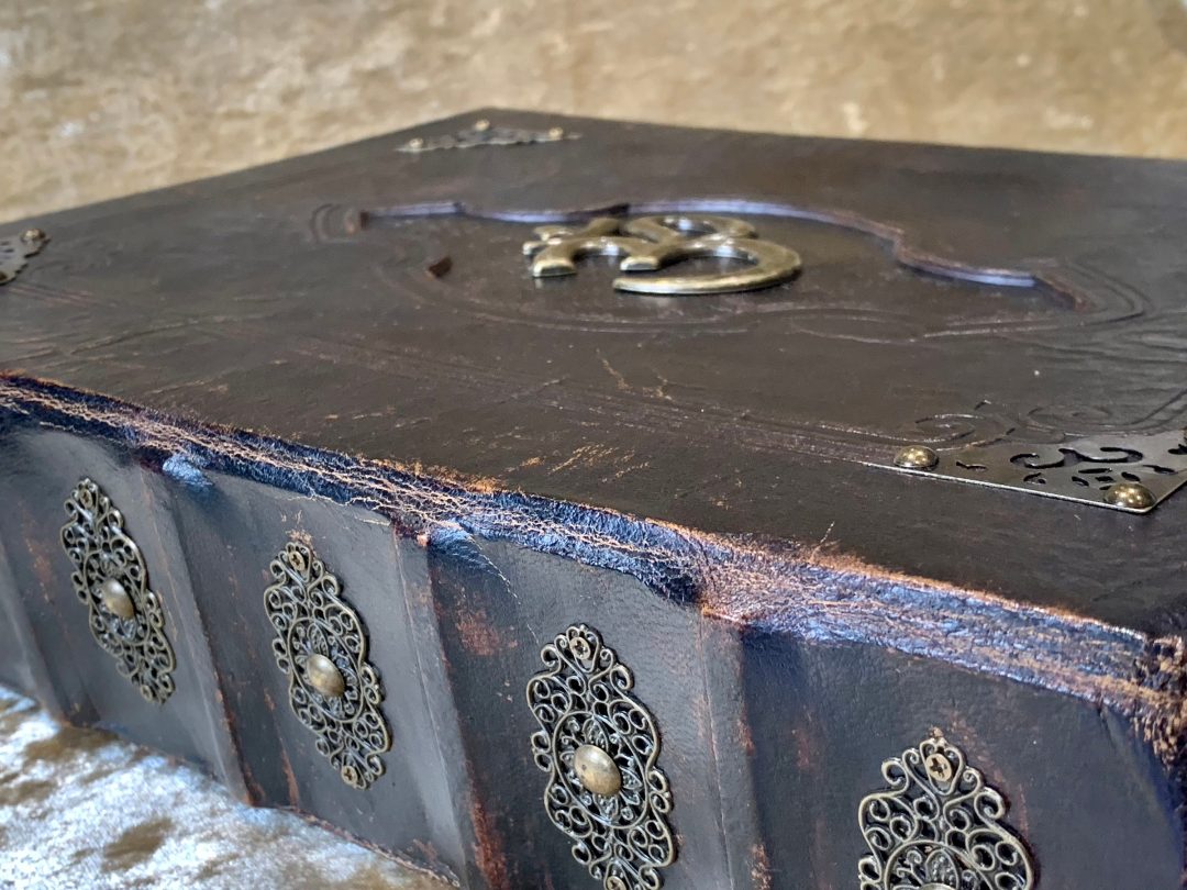 Leather Binder A4 Fantasy ‘Ohm’ Witchcraft, D&D, RPG, Prop, Tome Book ...